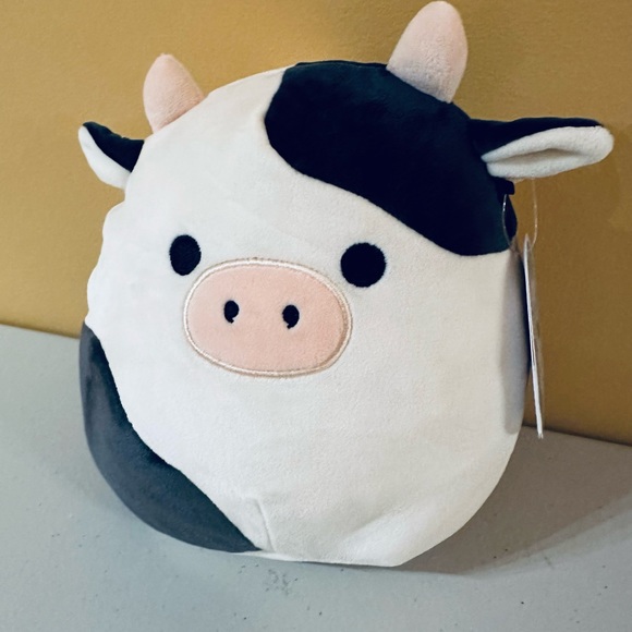 Squishmallows | Toys | Nwt Squishmallows 8 Connor Cow Light Beige Nose ...